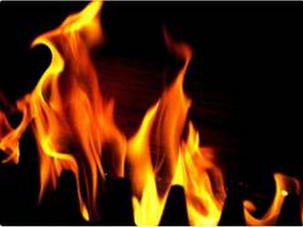 Level 3 fire breaks out in Mumbai's Jhaveri Bazar area - Articles