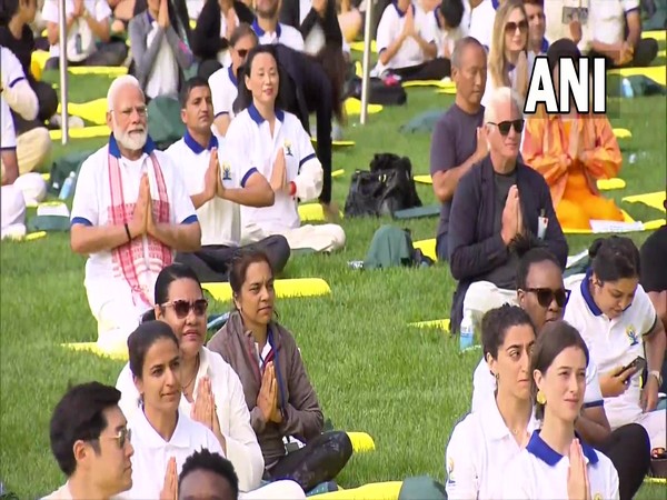PM Modi leads Yoga Day event at UN Headquarters in New York - Articles