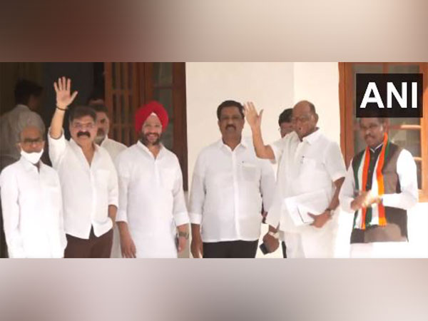 NCP chief Sharad Pawar arrives at residence of Mallikarjun Kharge ... NCP chief Sharad Pawar arrives at residence of Mallikarjun Kharge ...