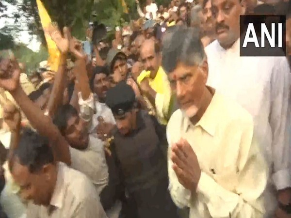 Chandrababu Naidu walks out of Rajahmundry jail, thanks supporters for "prayers and affection ...