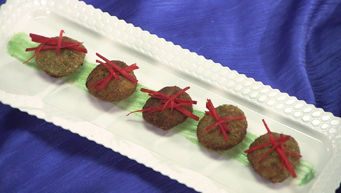 Aamhi Saare Khavayye: Learn To Make Methi Cheesy Chicken Kebab - Zee5 News