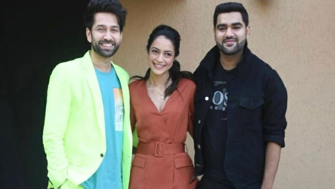 "ZEE5 Original Never Kiss Your Best Friend Is Sumer And Tanie 2.0 ...