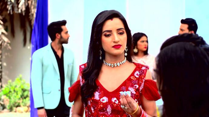 Geet Dholi 14 November 2022 Upcoming Story: Geet smears cake on Simone ...